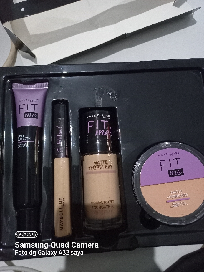 Paket Make-Up Set Maybelline Fit me 4In1 Box Ungu - Foundation + Primer ...