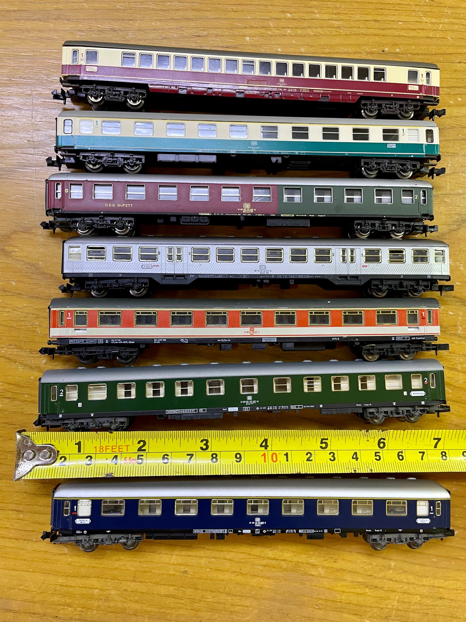 Preowned N Scale Arnold Europa Series Passenger Cars 7 colours as new ...