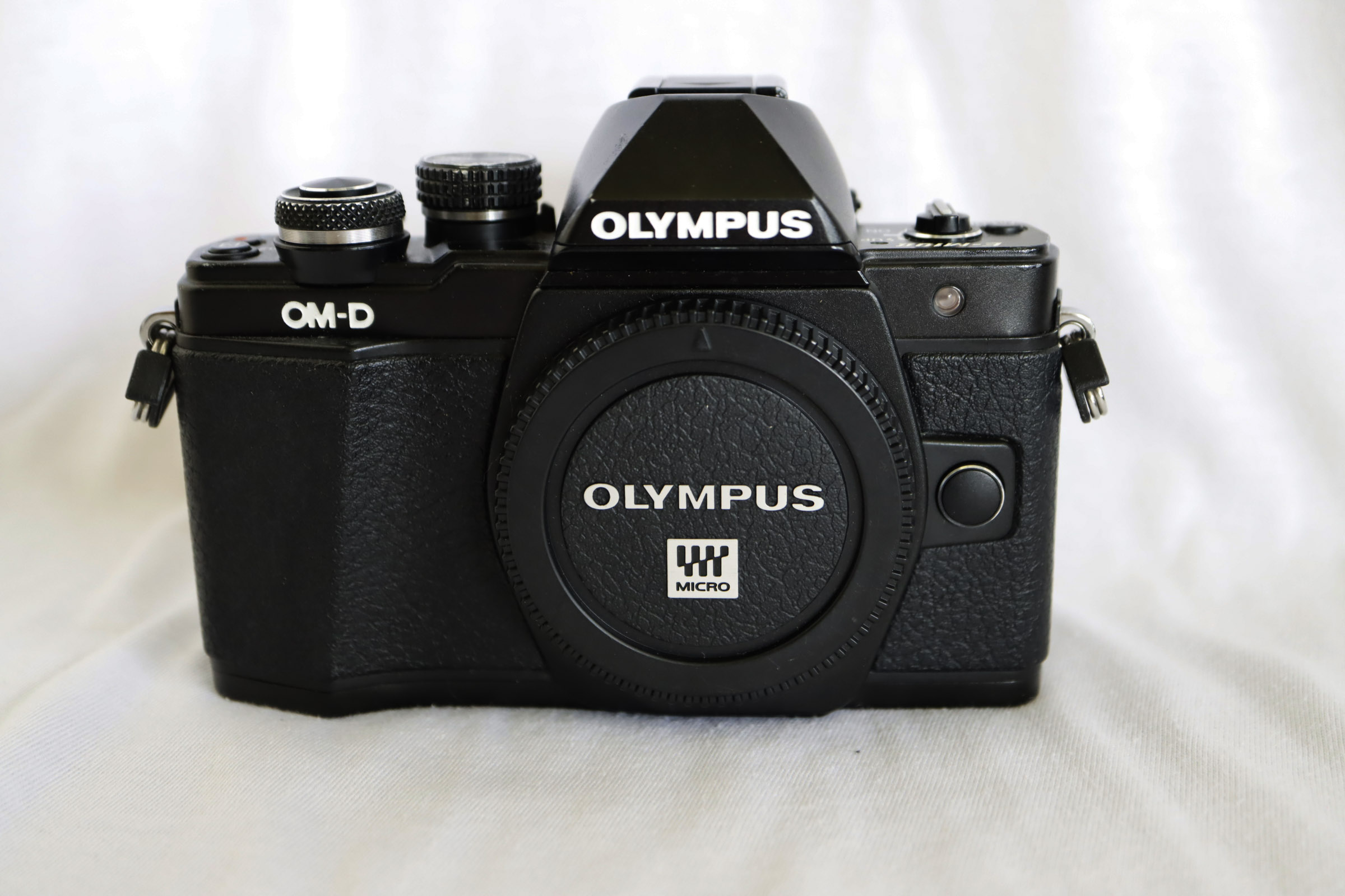 OLYMPUS OM-D E-M10 Mark II Wi-Fi Black Body 5-Axis In-Body Image ...