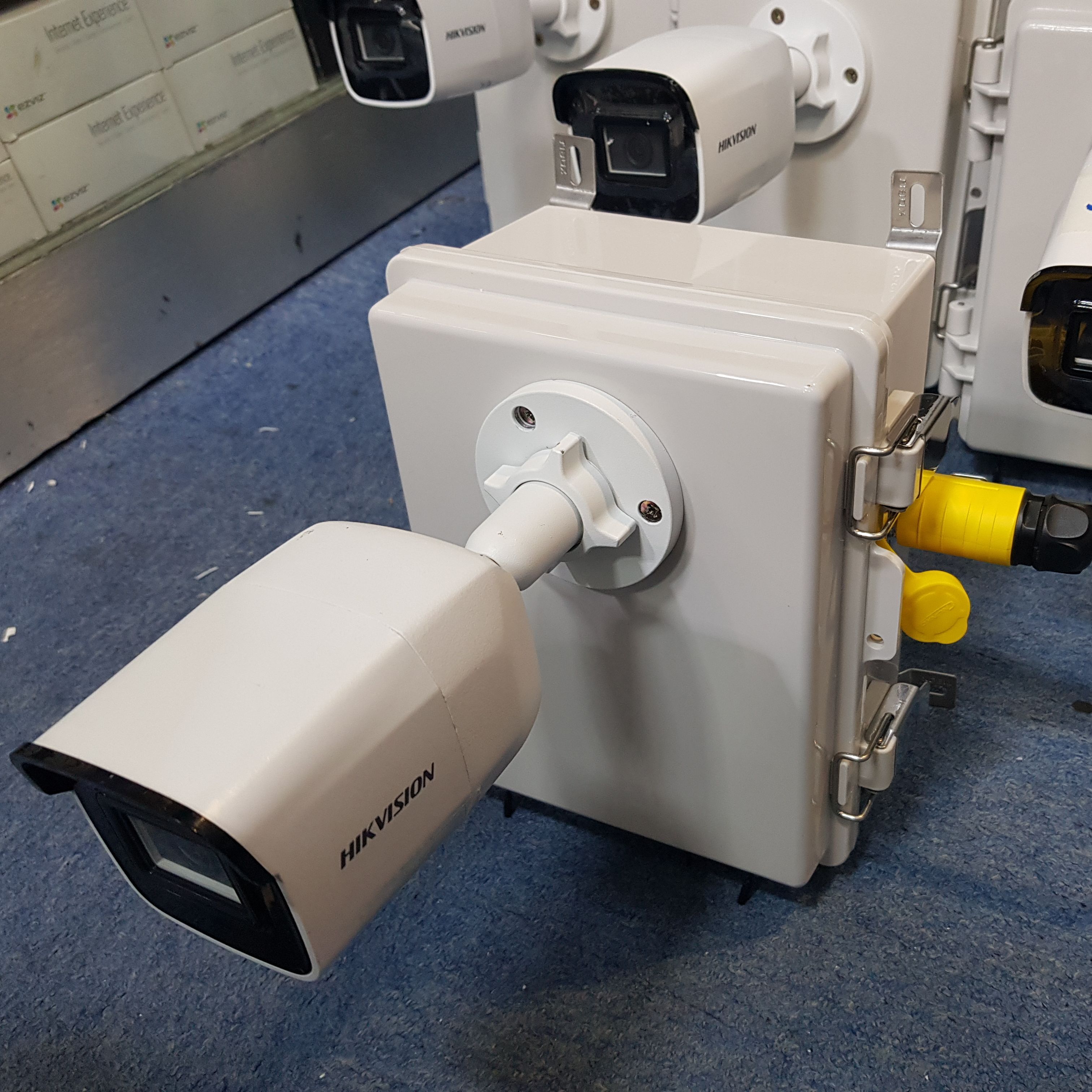 Custom 100% Battery Operated CCTV Camera with SD Card | 4G System ...