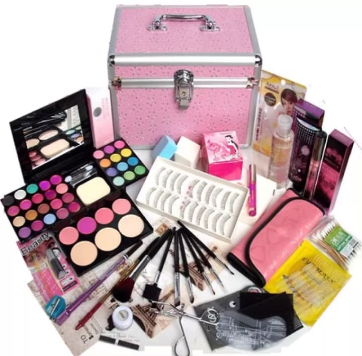 FULL MAKE-UP SETS ( all in 1 packaged.Make your face shine and standout ...
