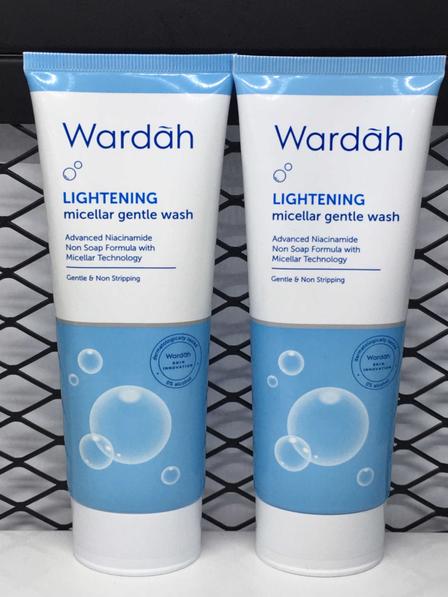 Wardah (Bundle of 2) Lightening Micellar Gentle Wash 100ml | Lazada ...