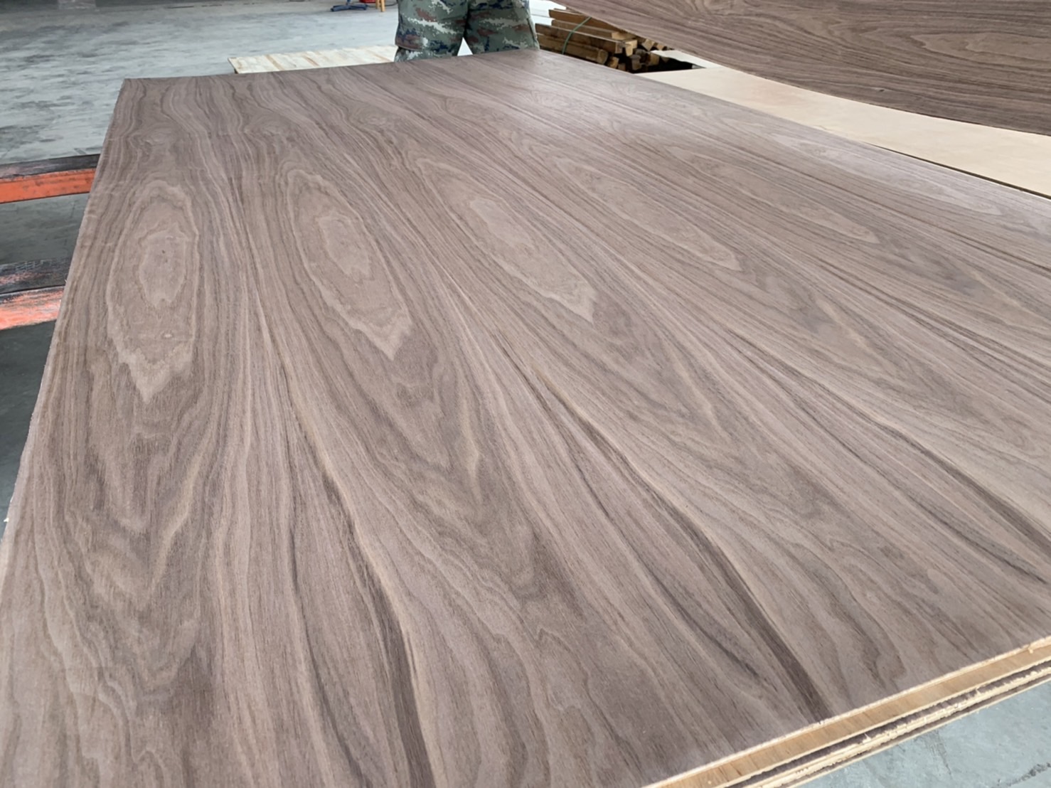 ไม้อัด US prime Walnut 3.2mm ไม้อัดธรรมชาติ ไม้อัดแผ่น ปิดผิว ผนัง ท็อป ...