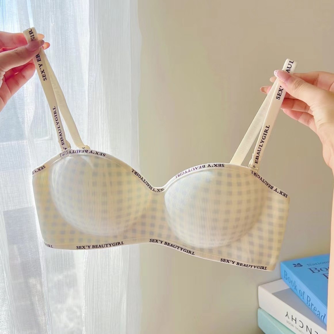【Hot】Women's Small Cup Push-up Bra with Outer Expansion, Comic Style ...