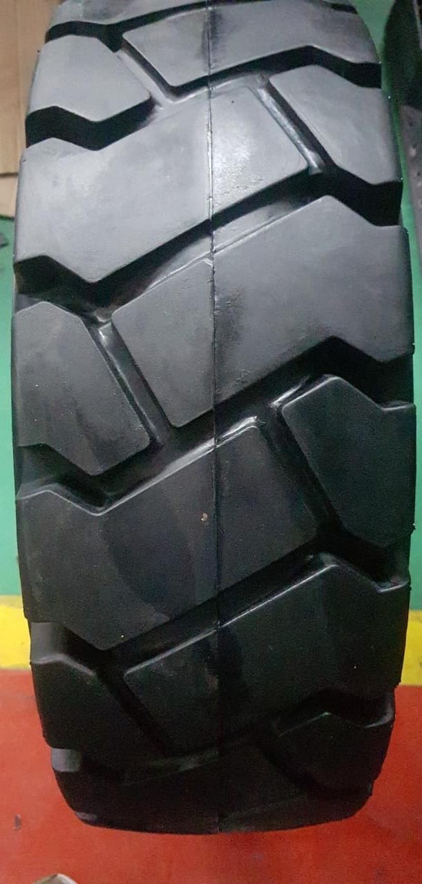 DIAMOND SOLID TIRE Ban Solid/Ban Mati untuk Forklift ukuran 23X9-10 ...