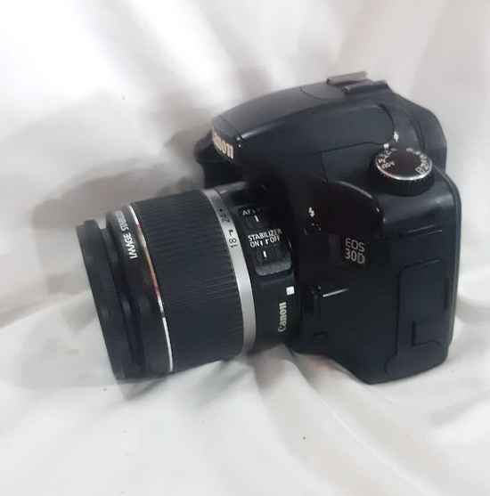 ขายกล้อง Canon 30D พร้อมเลนส์ Canon 18-55 IS มีระบบกันสั่นที่ตัวเลนส์ เป็นเลนส์ตัวเดียวเที่ยวไป ...